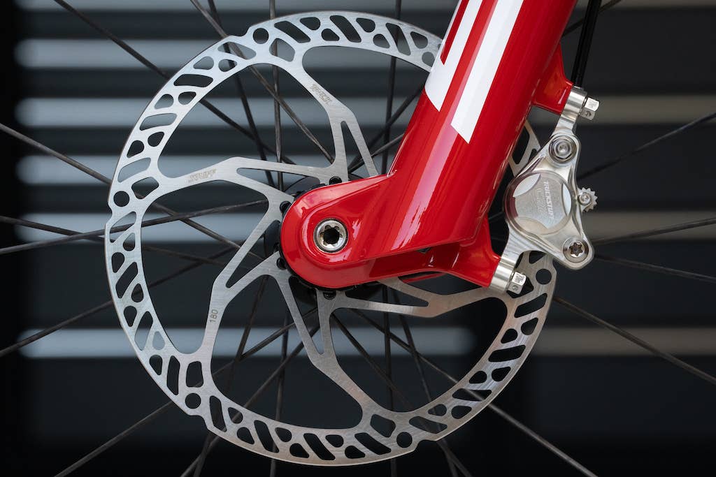 The Custom Scott Spark RC Visione Does Internal Cable Routing Correctly ...