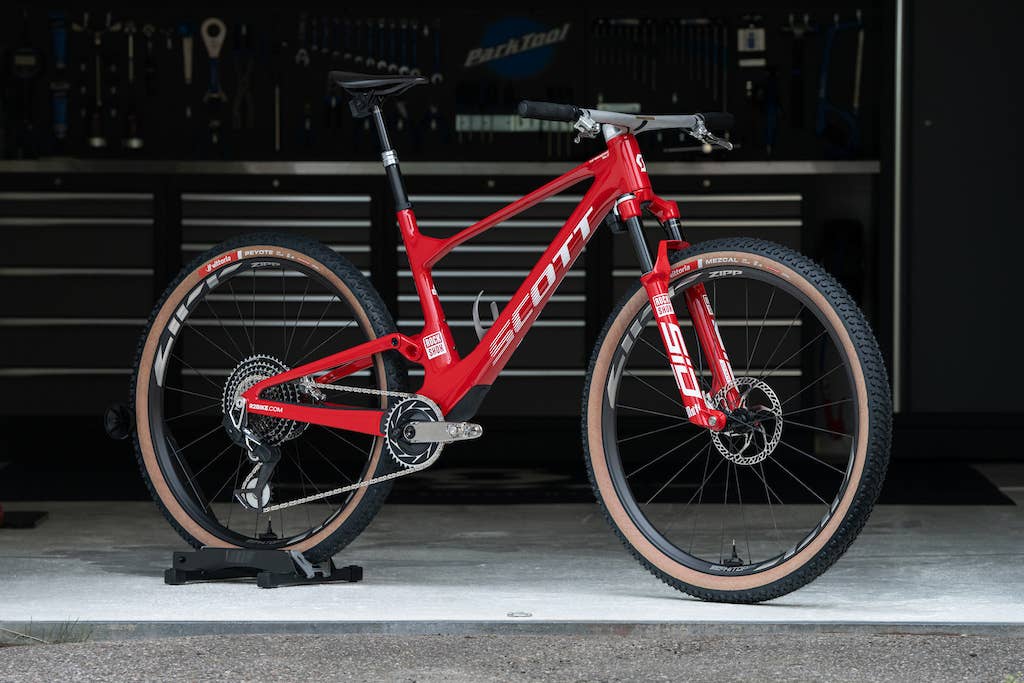 The Custom Scott Spark RC Visione Does Internal Cable Routing Correctly ...