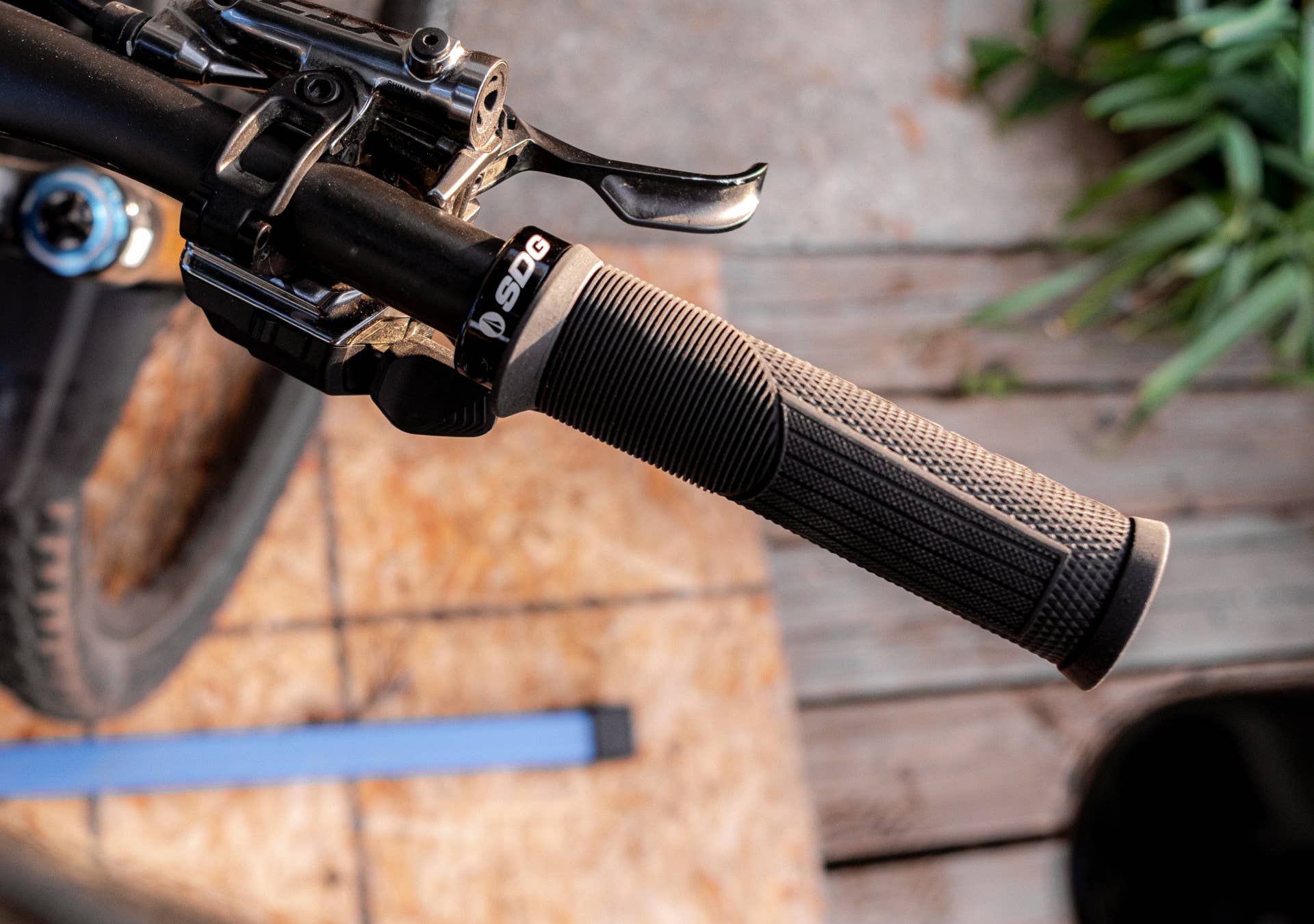 SDG Open Core Thrice Grips Review: Comfort & Security - BikeMag