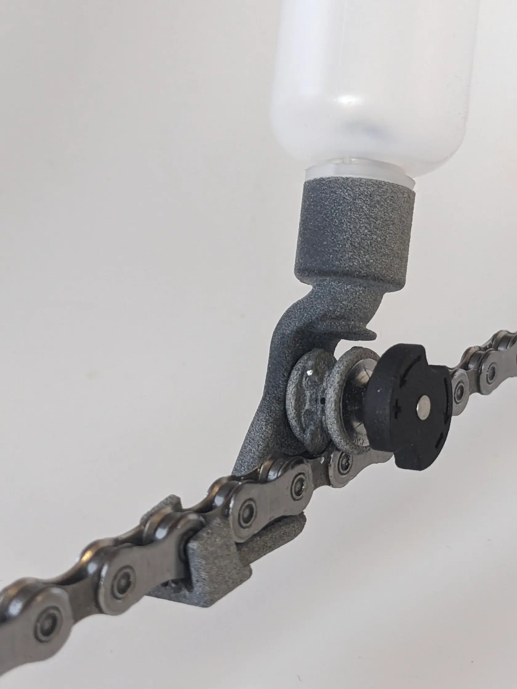 This Professional Bicycle Chain Lubing Device Is a Game Changer