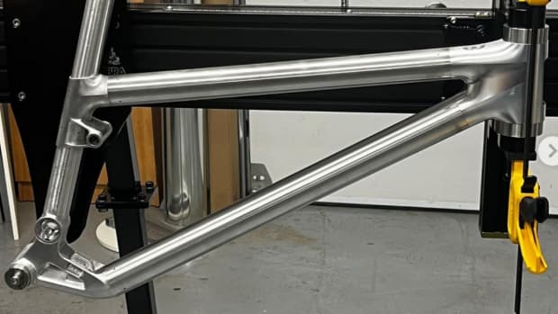 Golf Engineer Creates Custom Hand-Made Bike Frame For Friend To Race