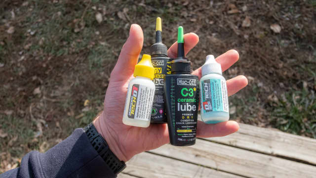 This Professional Bicycle Chain Lubing Device Is a Game Changer