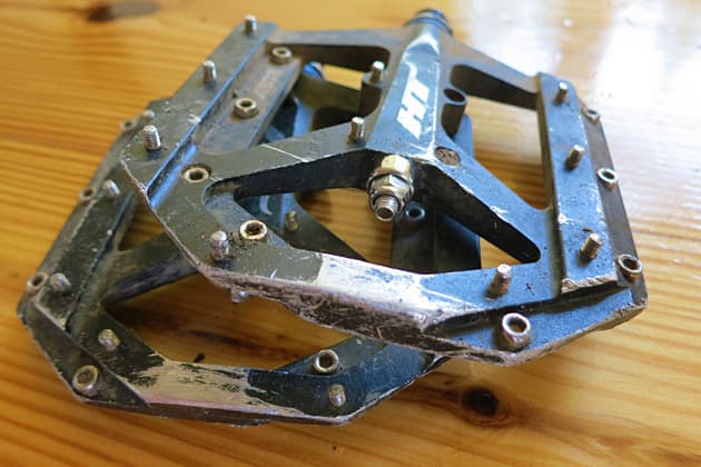 HT AE03 Flat Pedal Review