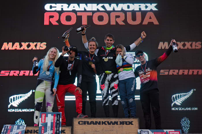 Chains are off as Jackson Frew and Laura Smulders Take Gold in ...