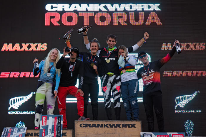 Chains are off as Jackson Frew and Laura Smulders Take Gold in ...