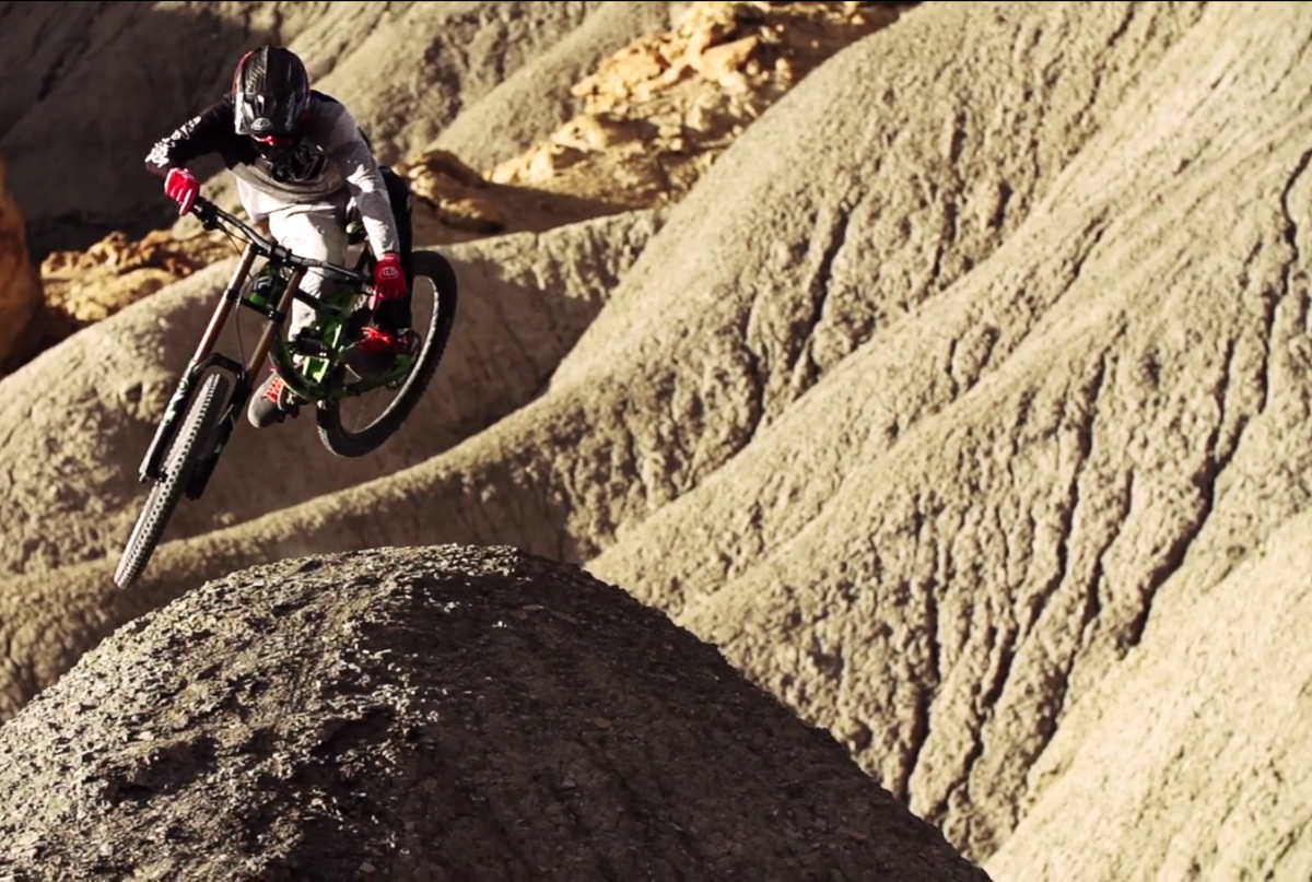 Bas van Steenbergen l Shoulder Season