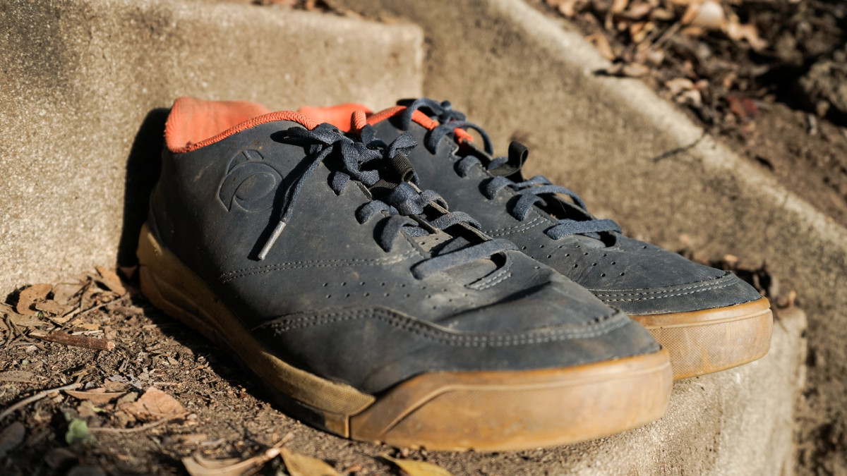 An Affordable Flat-Pedal Shoe That Soars in the Bike Park %%sep ...