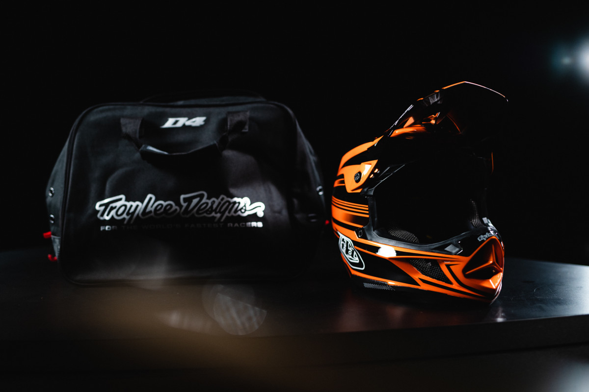 Behind the Scenes Look at a Custom D4 Helmet Paint Job | BIKE Mag