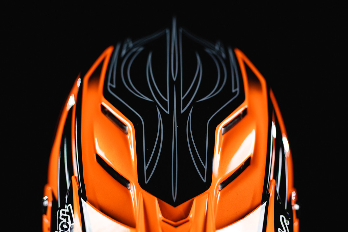 Behind the Scenes Look at a Custom D4 Helmet Paint Job | BIKE Mag - BikeMag