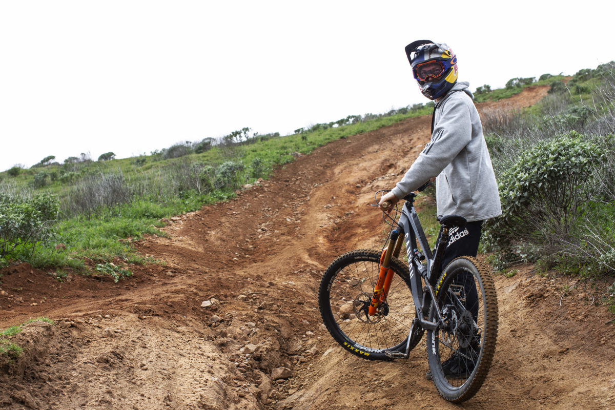 Video: ECLECTIC - Starring Thomas Genon