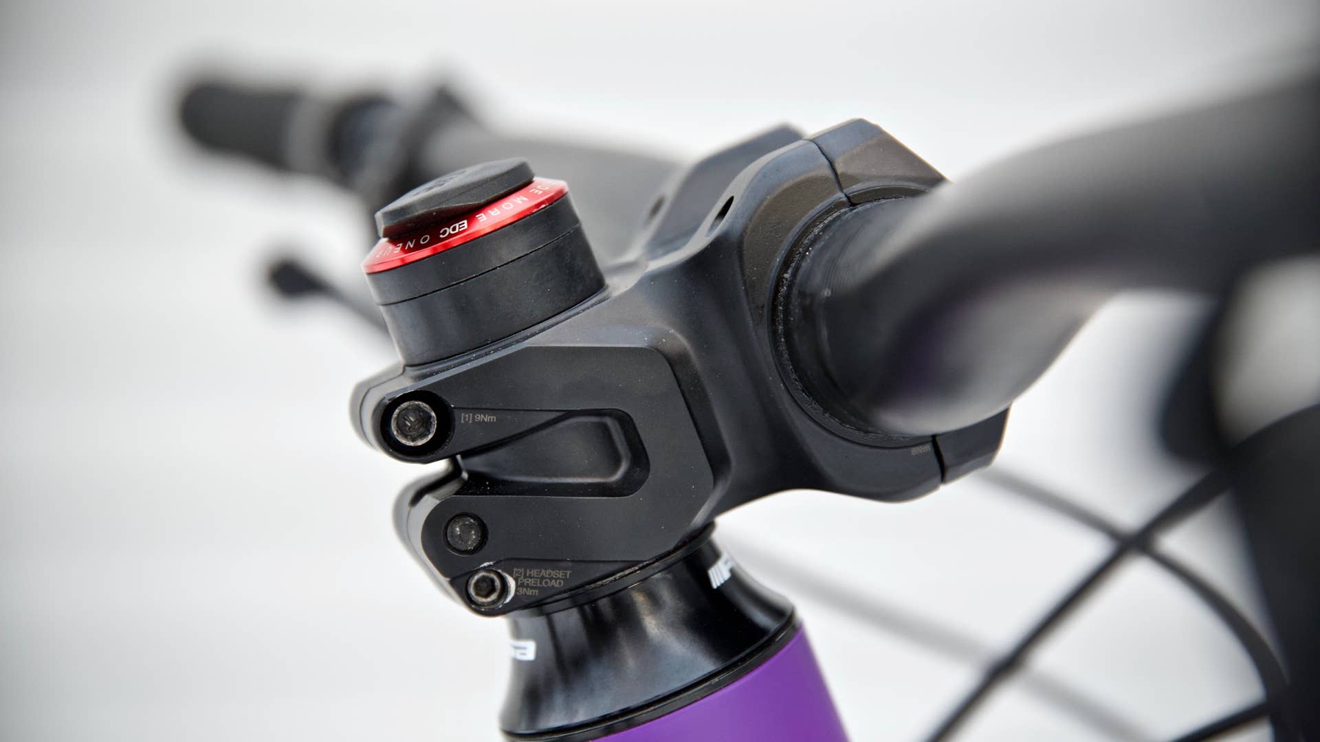 Tested: OneUp EDC Stem, Tool, and Carbon Handlebars