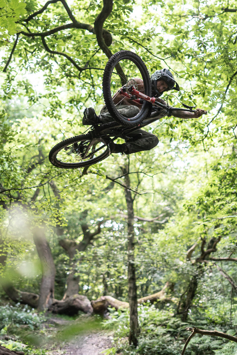 Video: Luke Cryer on Fire in a Dusty UK