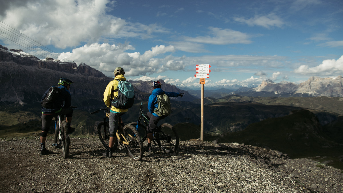 Video: Endless Riding in the Italian Dolomites