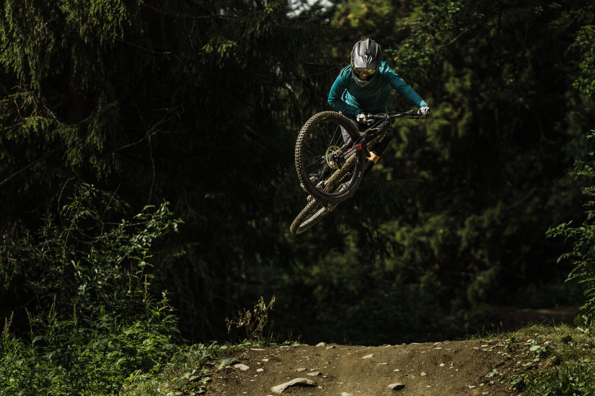 Video: Riding Åre with Manon Carpenter