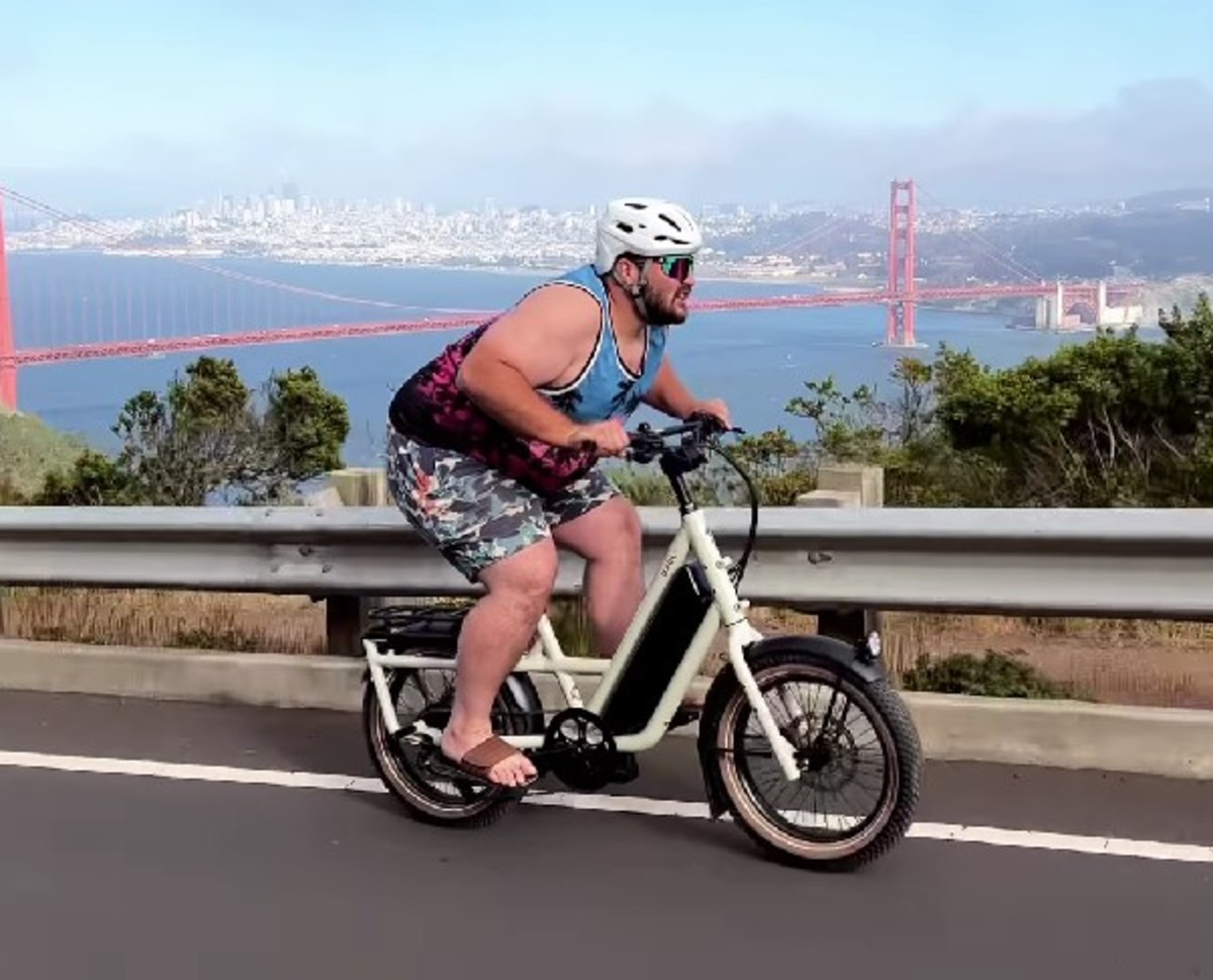 Watch: 330-Pound Mountain Biker's Skills Are Undeniable