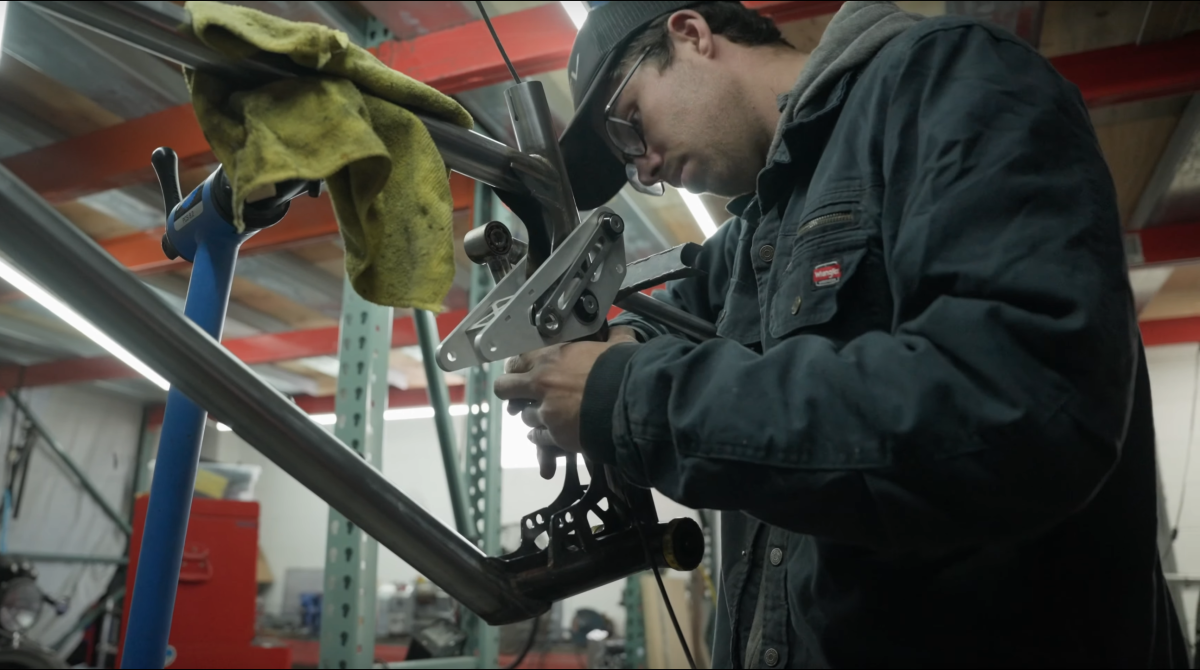 Golf Engineer Creates Custom Hand-Made Bike Frame For Friend To Race