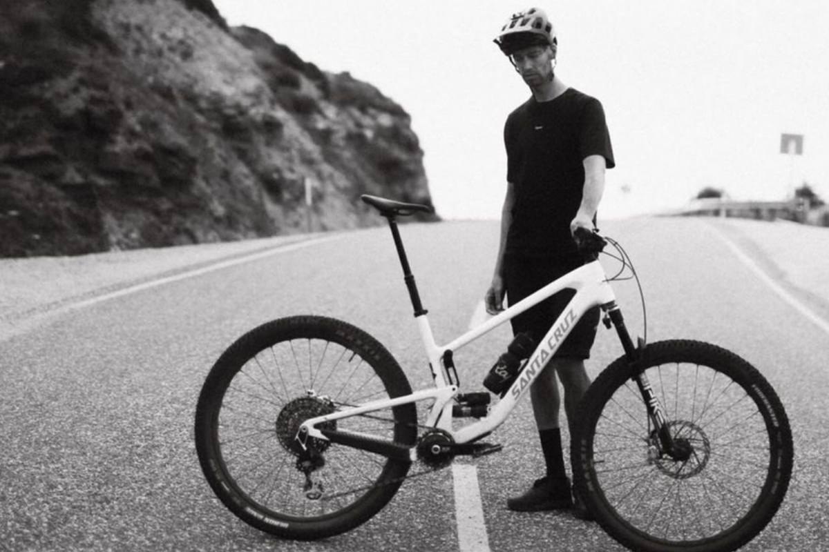 Rider Completes 72,000 Vertical Foot "Olympus Mons" Ride On Mountain Bike