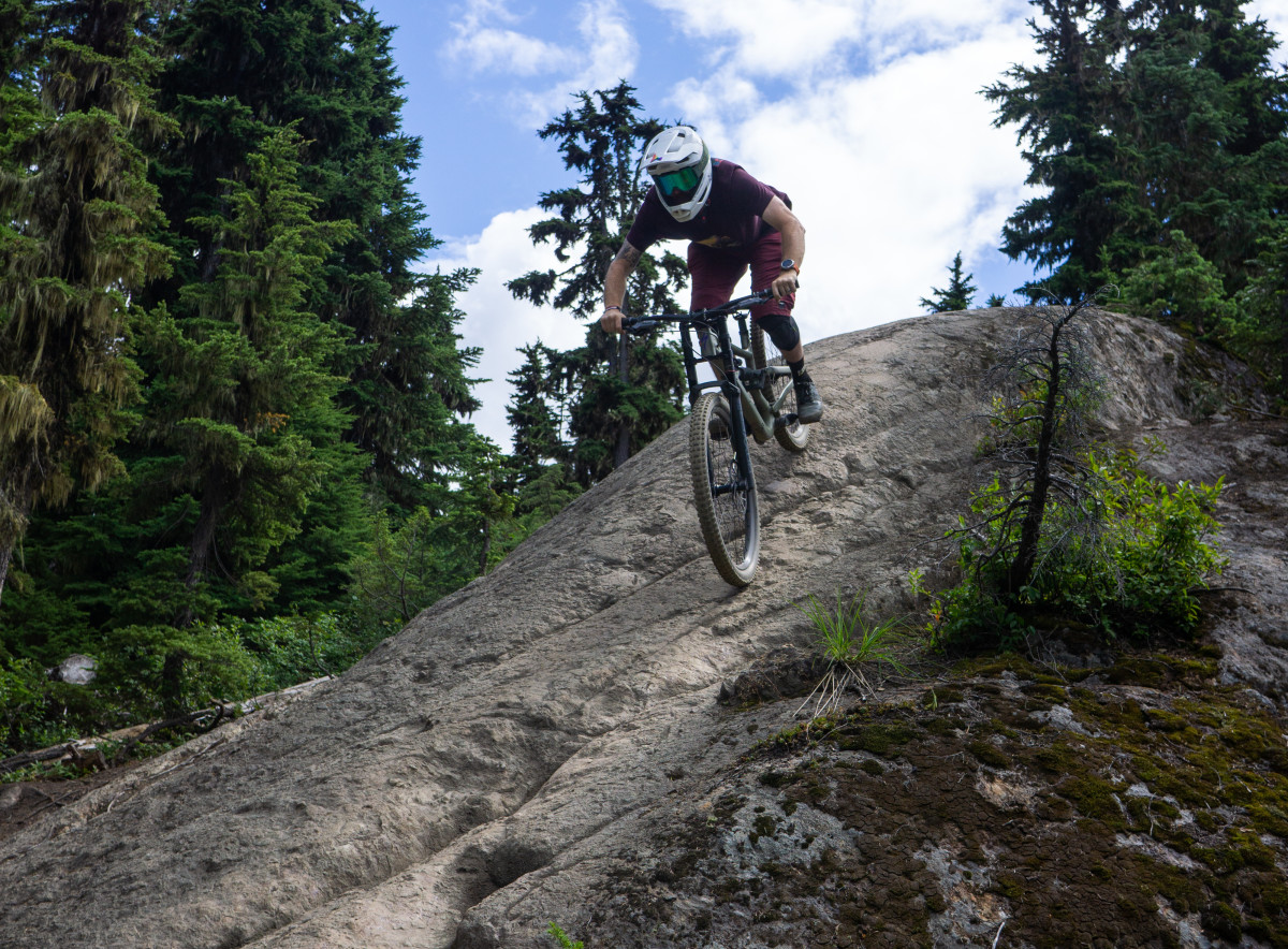 First Laps: Specialized Status 2 170 DH Park and Freeride Bike