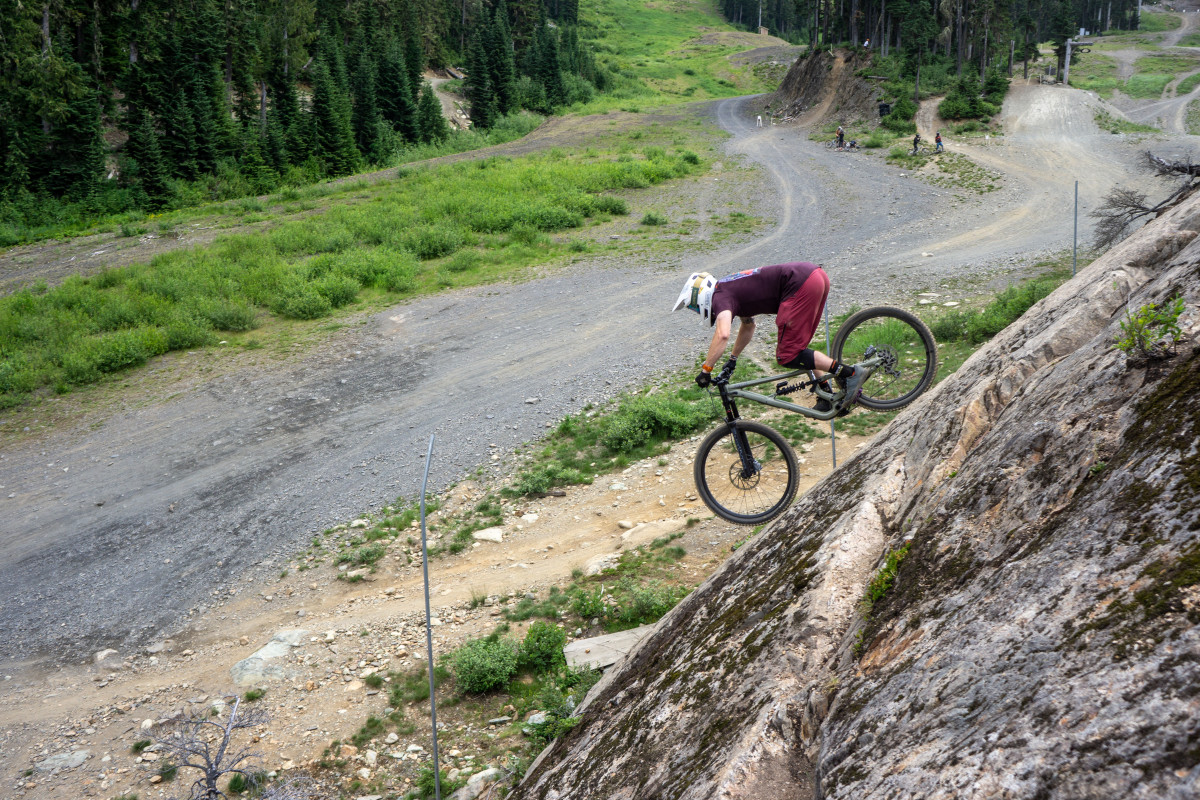 First Laps: Specialized Status 2 170 DH Park and Freeride Bike
