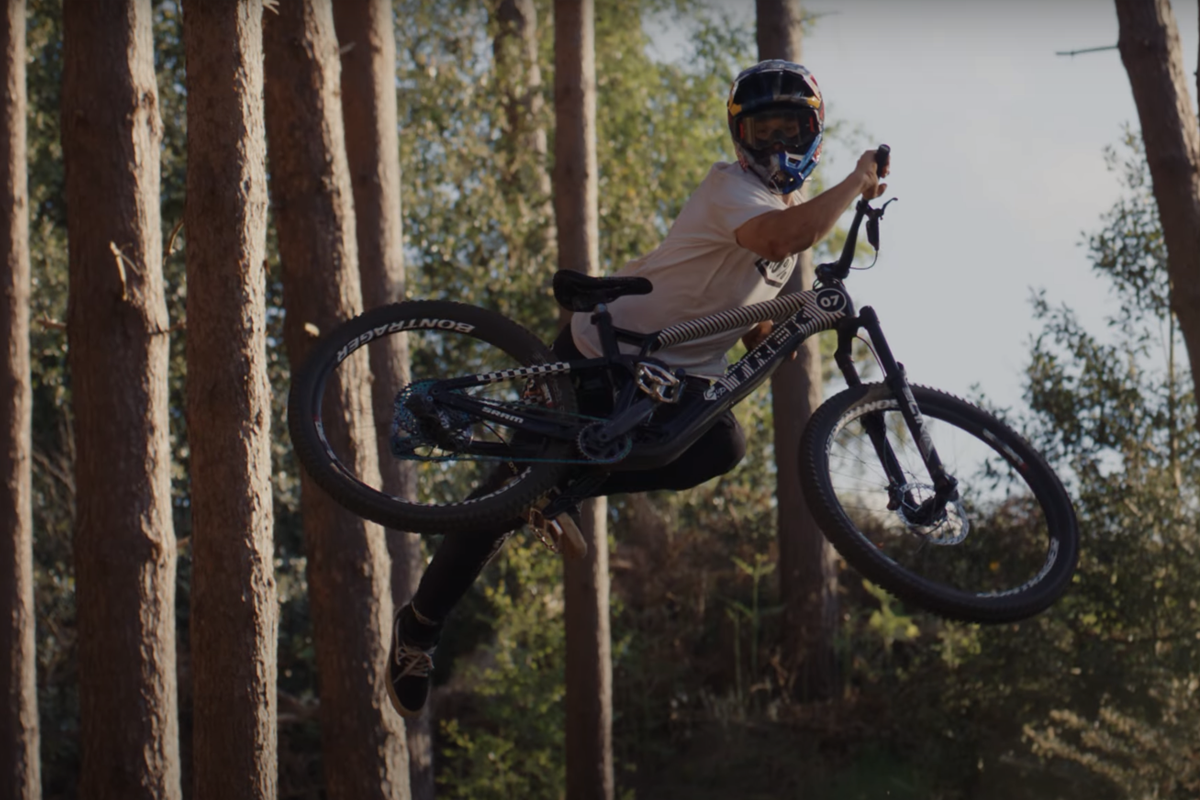 Kade Edwards Doesn't Miss A Beat In New Video "Lyrics"