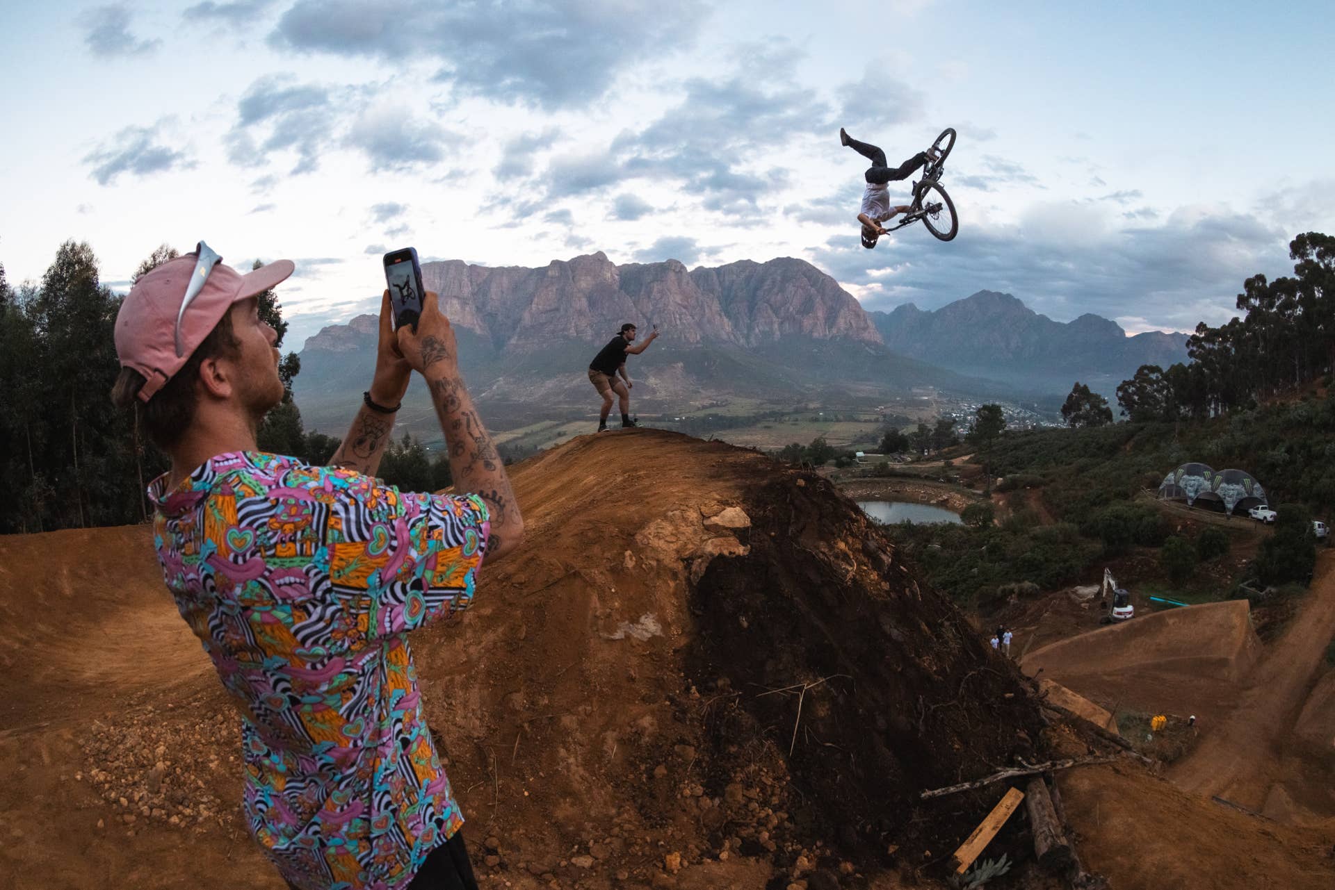 Incredible Footage of the Wildest MTB Event On Earth