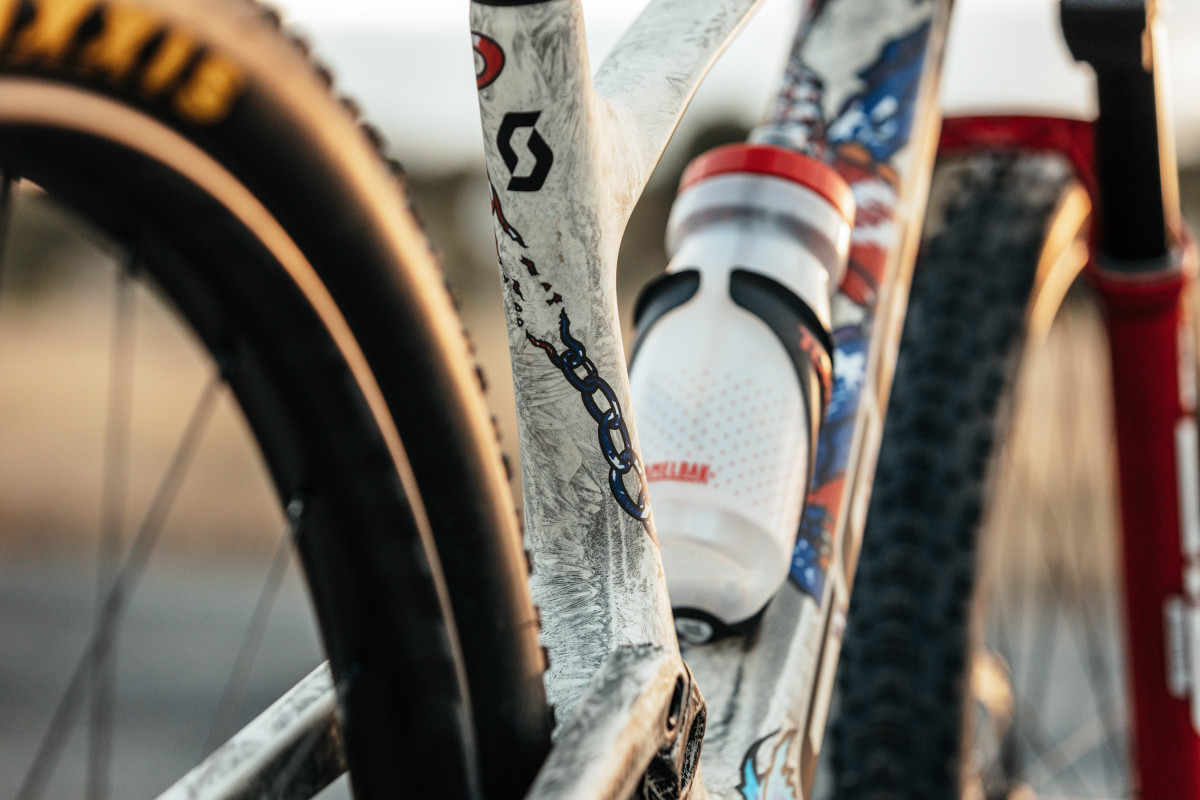 Inspiring Creativity: Bjorn Riley Shares His Custom-Painted Scott Spark