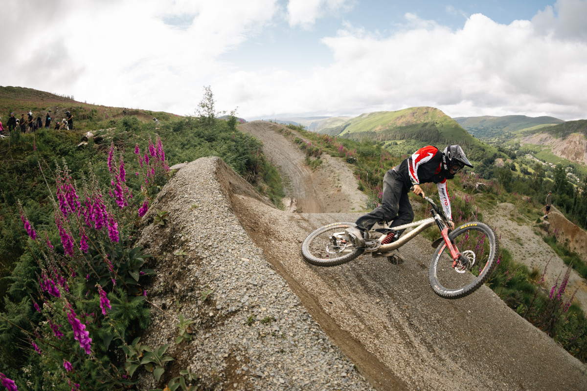 Great Vibes, Great Friends, and Huge Sends in Wales!