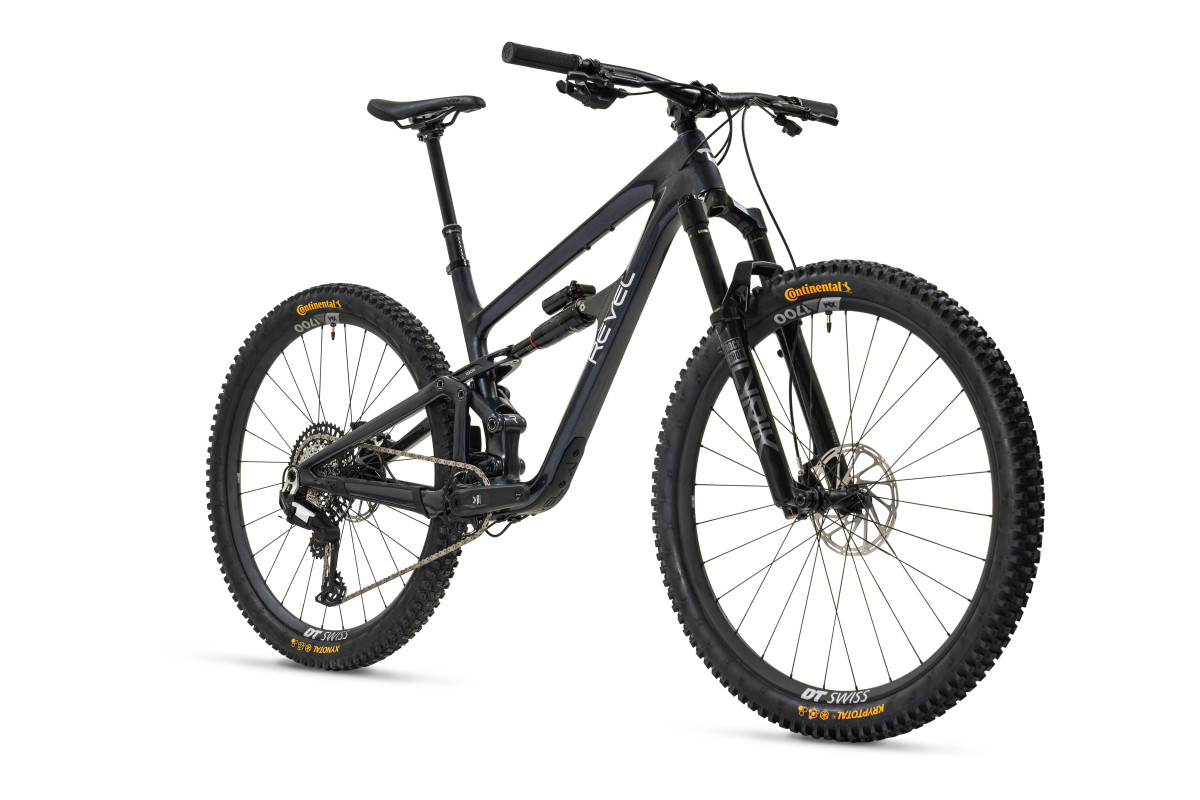 This Updated Trail Bike Shaves Weight and Gets the Latest Components ...