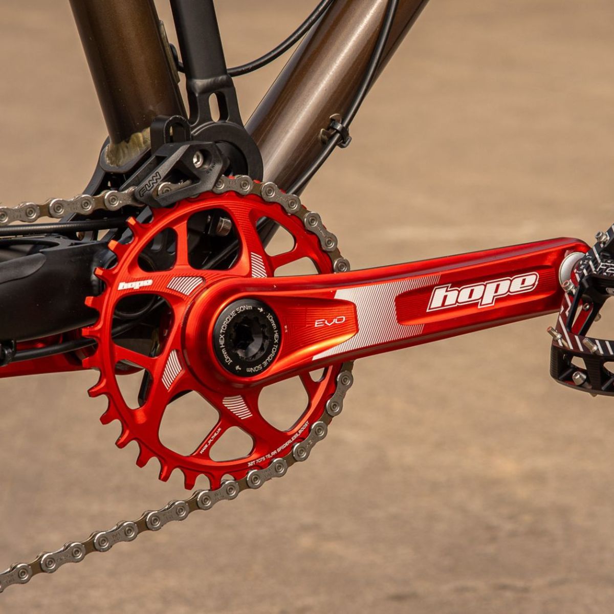 No April Fools: The New Starling Dive Is a 26-Inch Downhill Retro Ripper