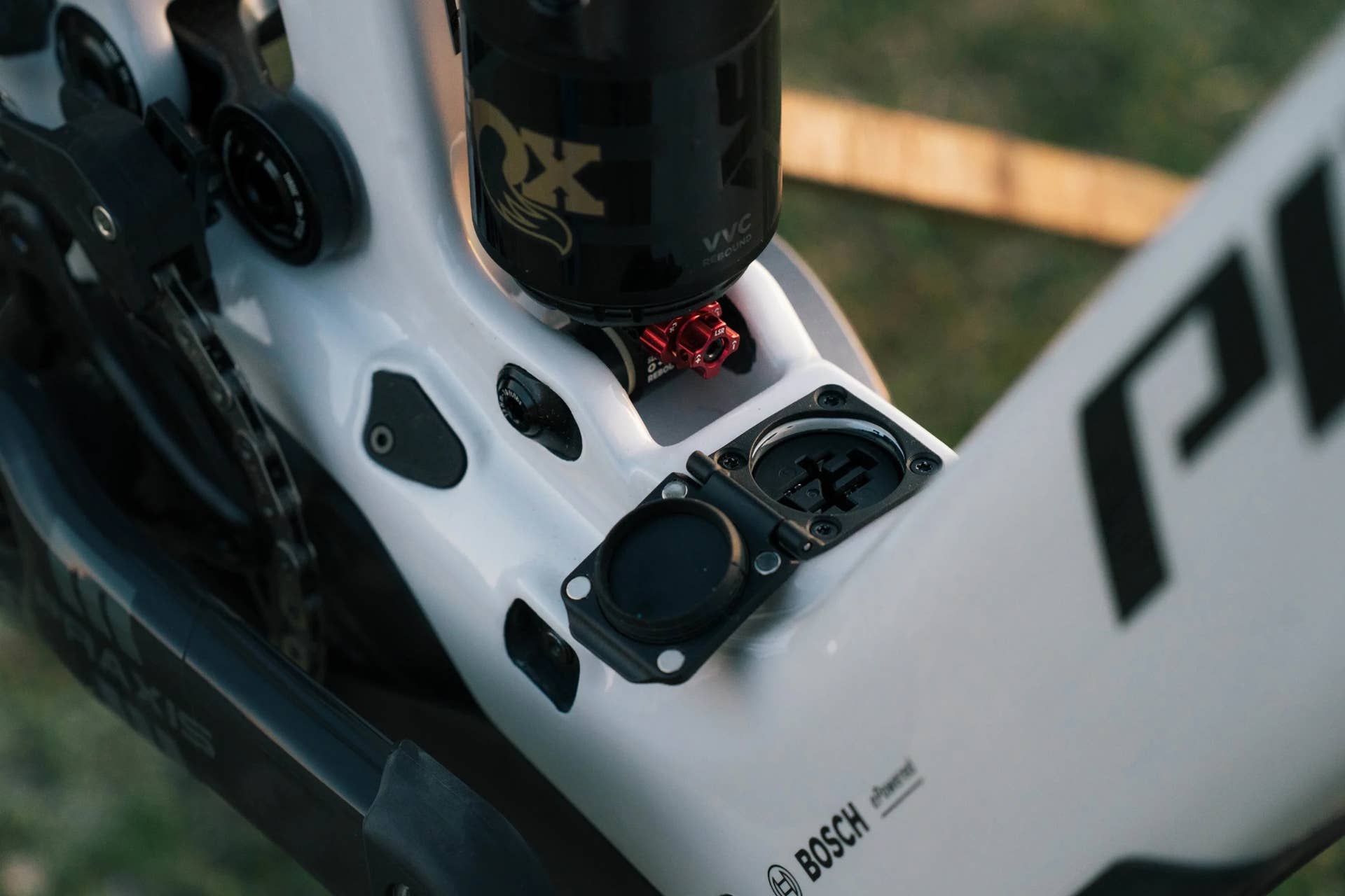 New Pivot Shuttle eMTB 2025: First Look & Specs Review - BikeMag