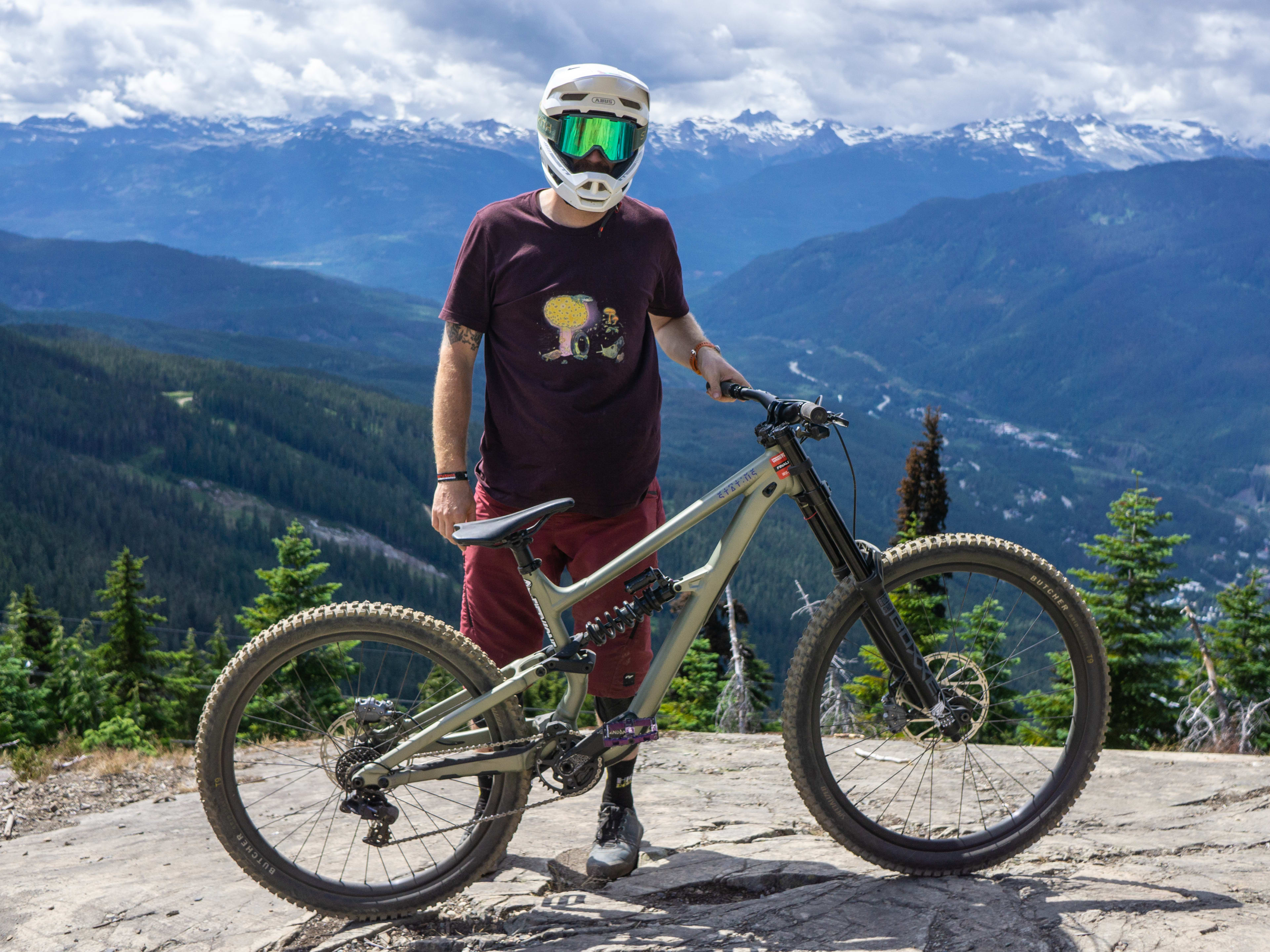 First Laps: Specialized Status 2 170 DH Park and Freeride Bike - BikeMag