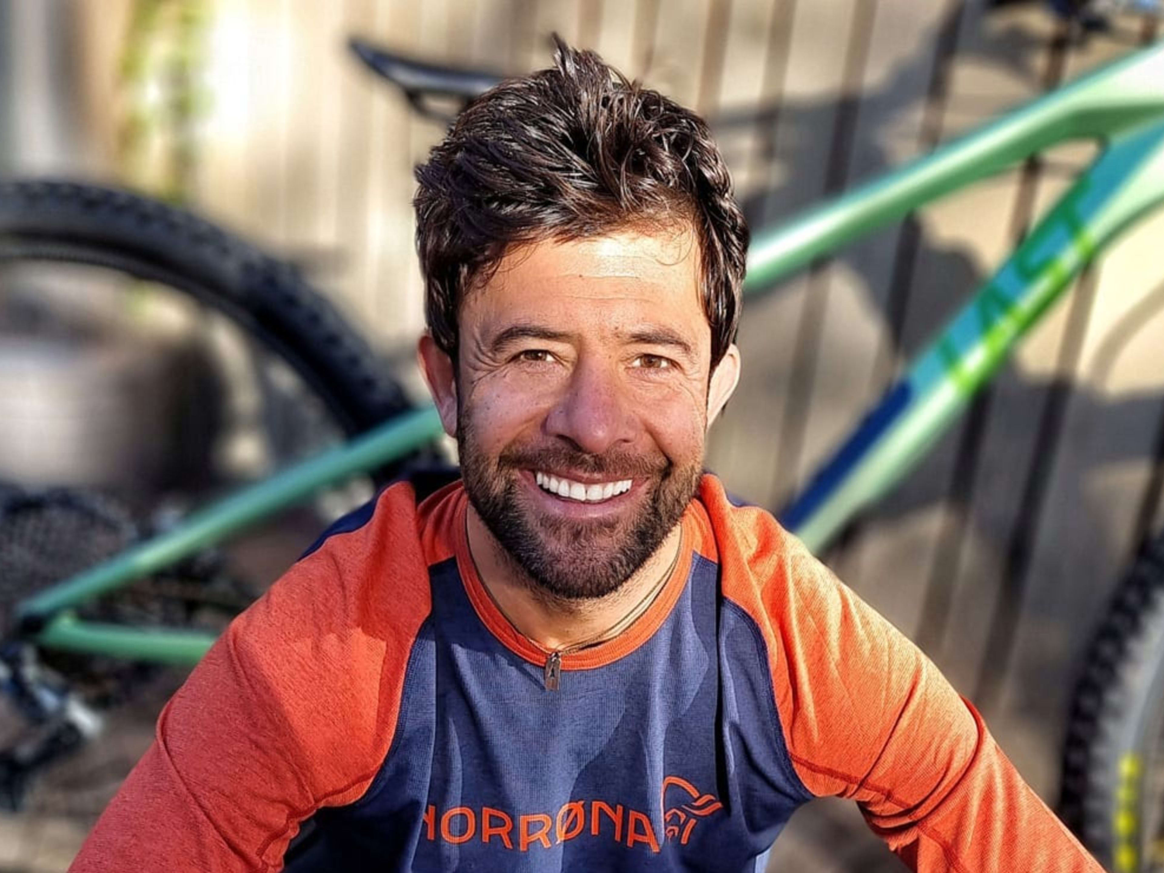 Andreas Tonelli, Extreme Mountain Biker, Dies After Fall in Italy - BikeMag