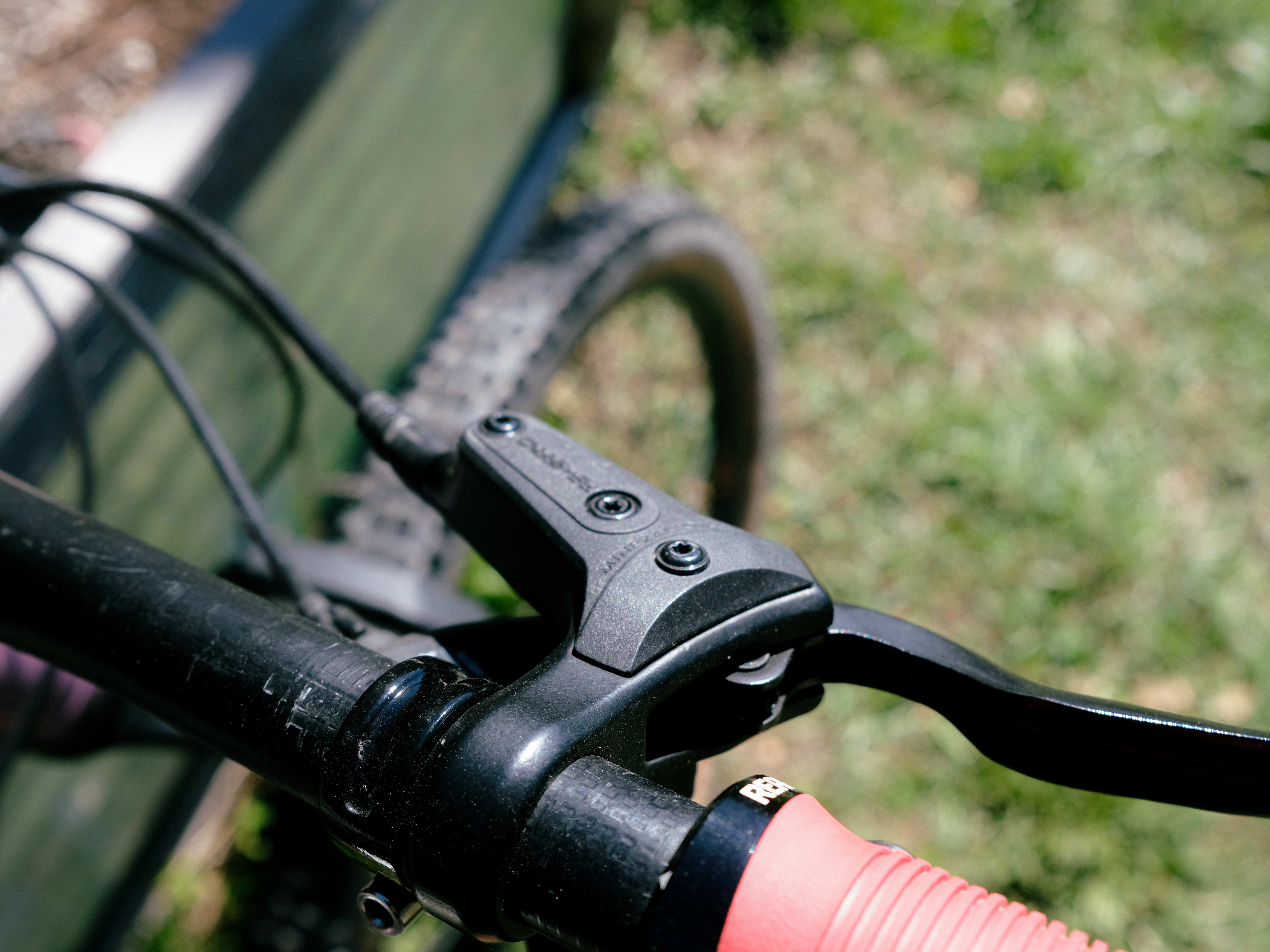 Bike Brakes Explained: A Mountain Biker's Guide - BikeMag