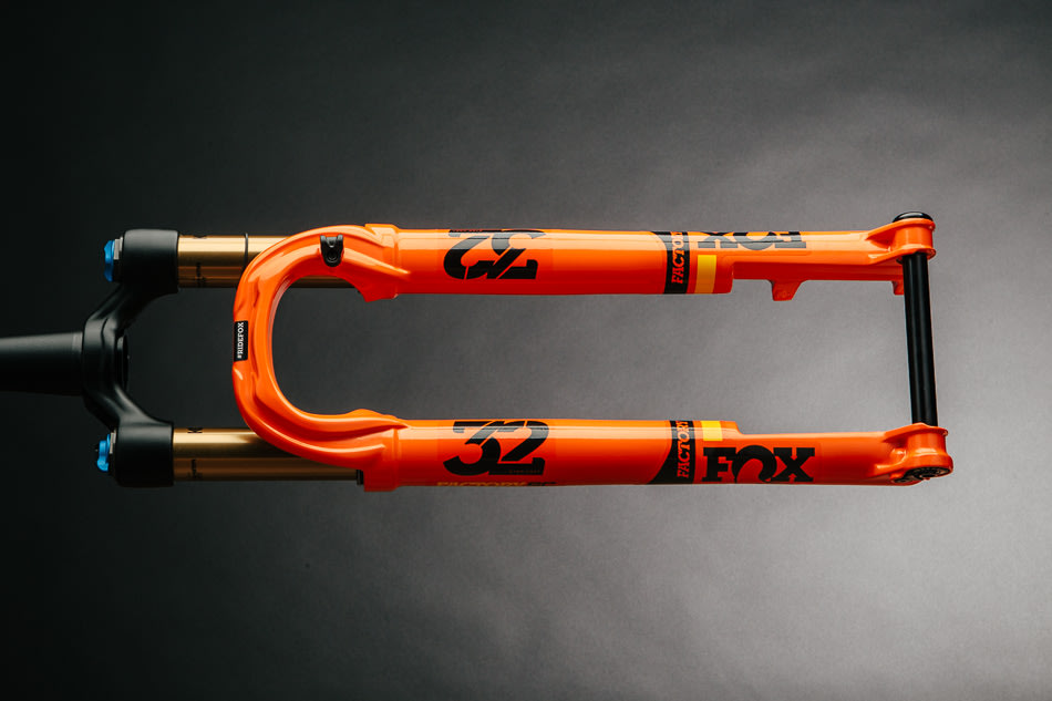 First Look: Fox 32 Step Cast - BikeMag