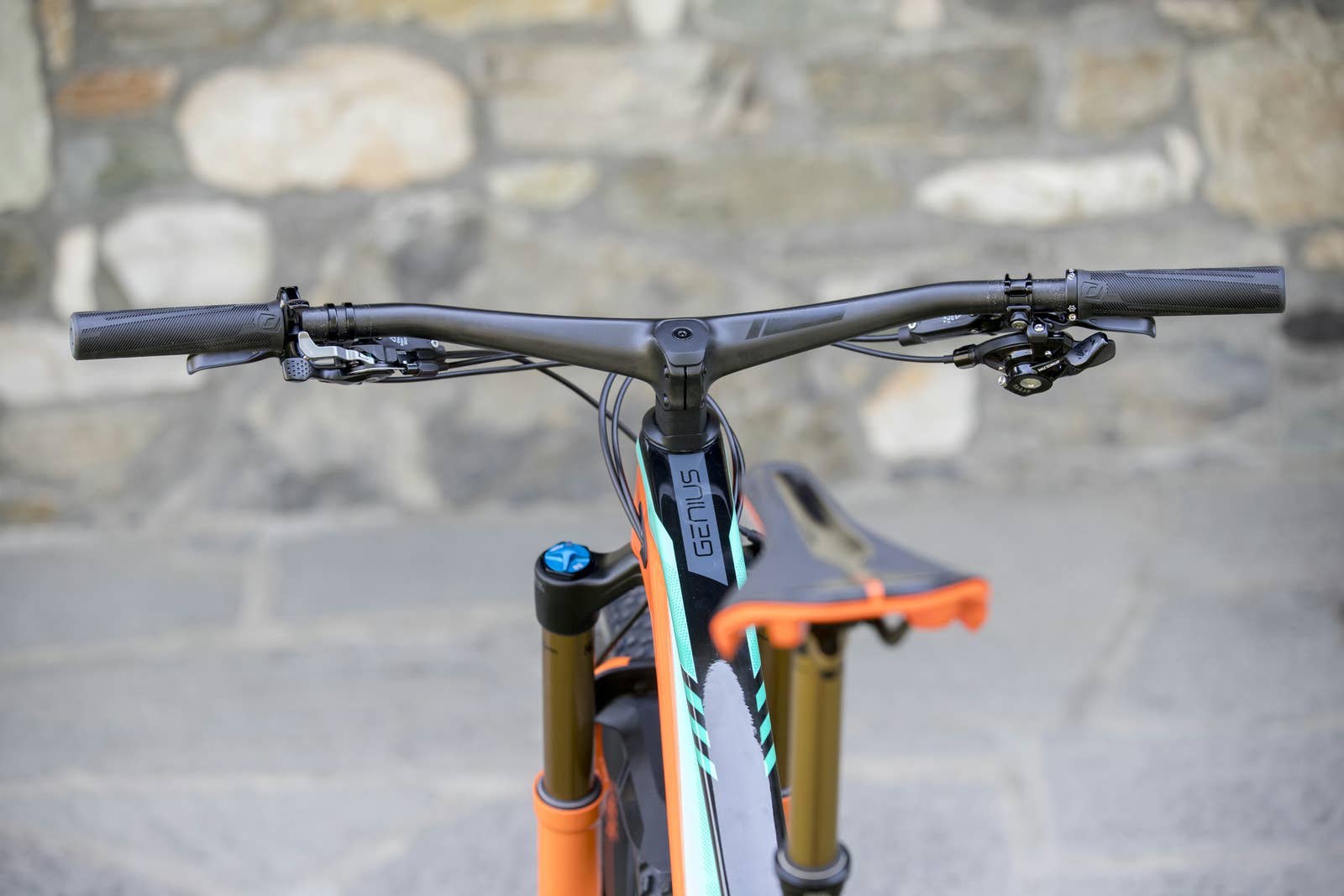 First Look: 2018 Scott Genius - BikeMag