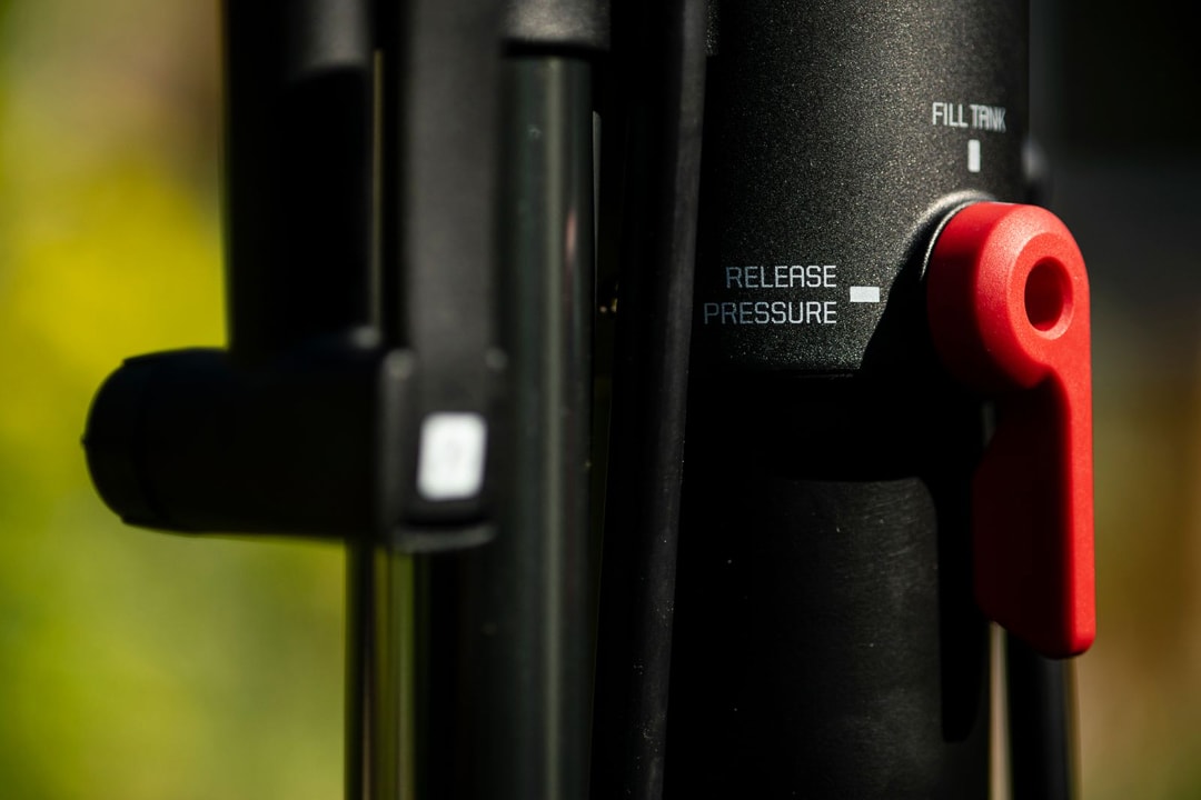 First Impressions: Bontrager TLR Flash Charger Floor Pump %%sep ...