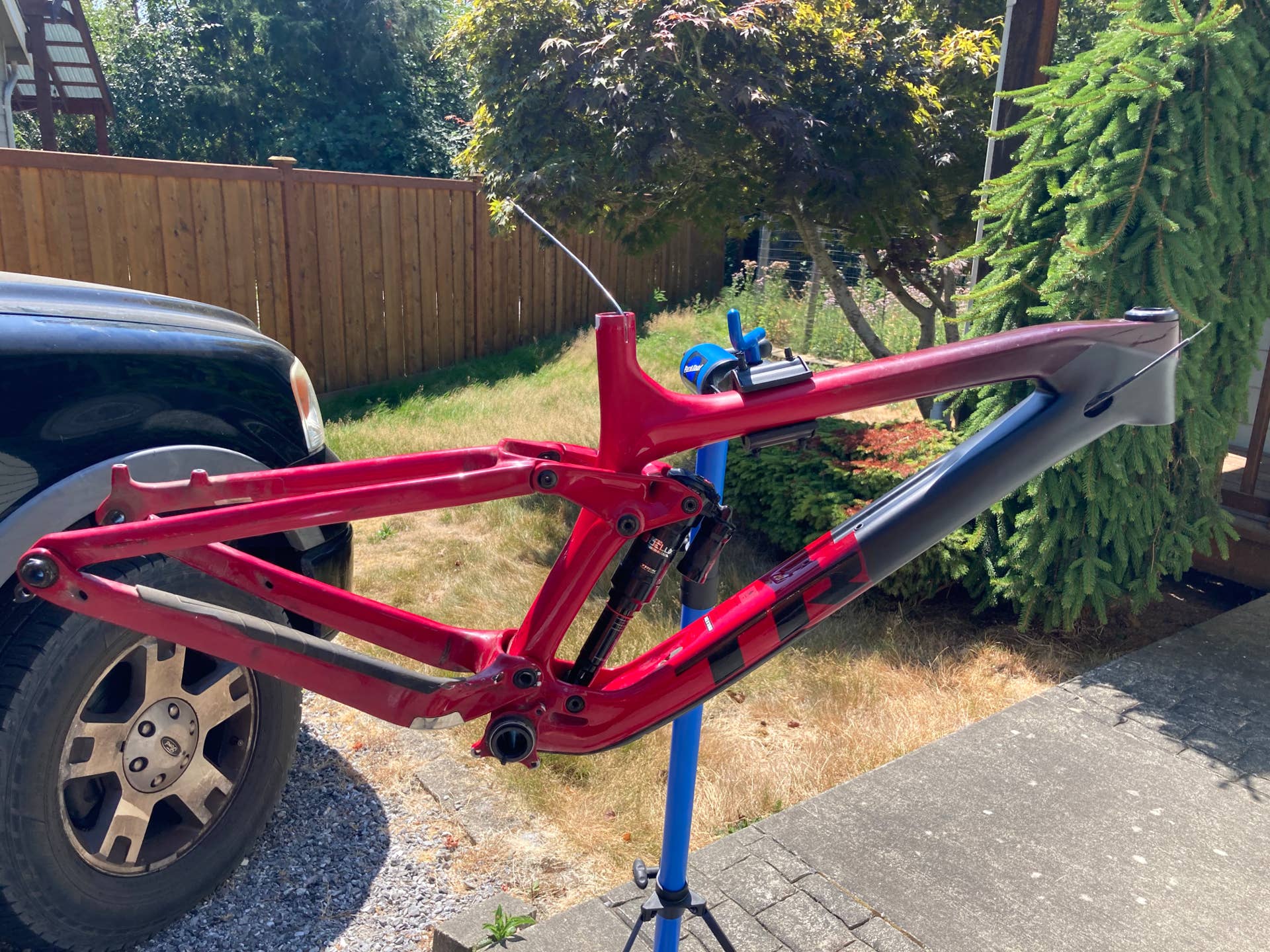 Ruckus Composites Repairs Carbon Fiber Bike Frames and More - BikeMag