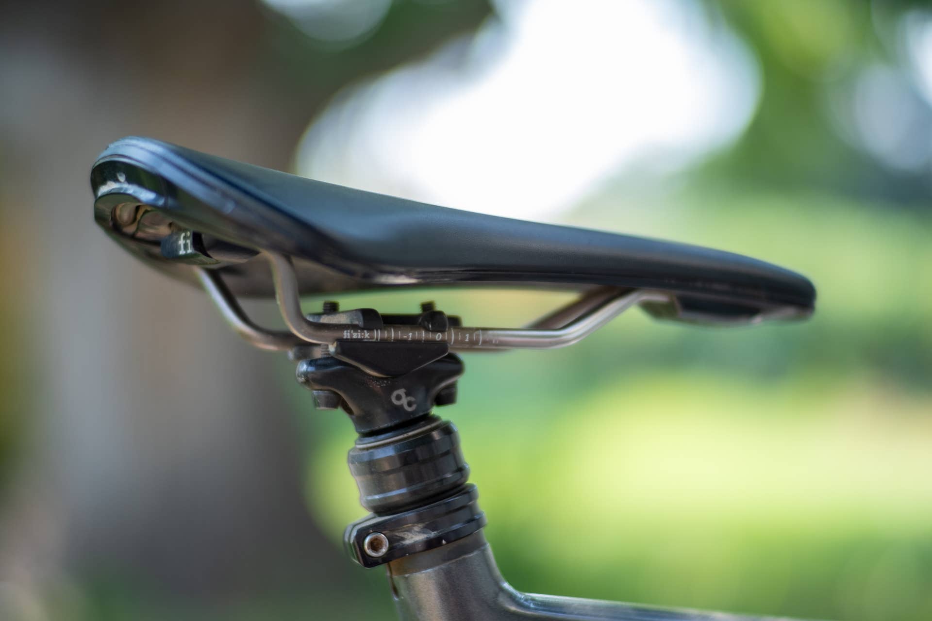Why the dropper post wiggle? - BikeMag