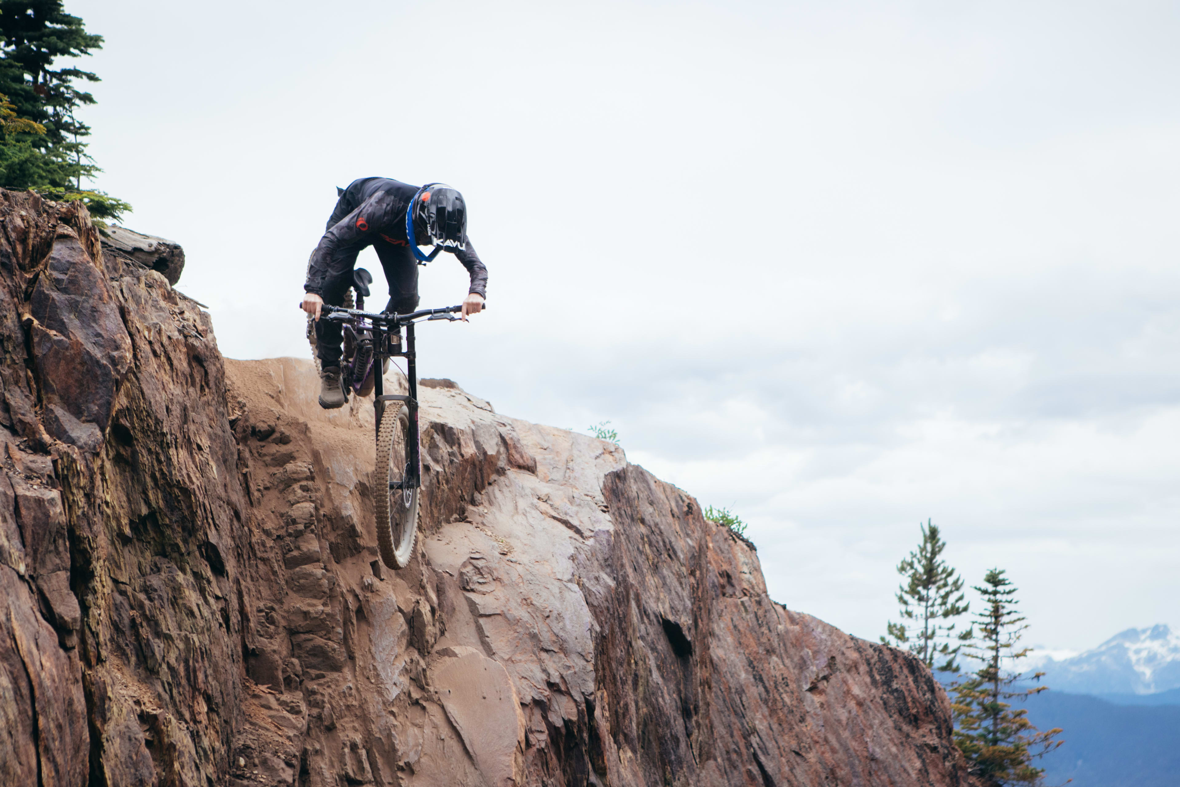 First Laps: The New 2025 Marin Quake Freeride Bike - BikeMag