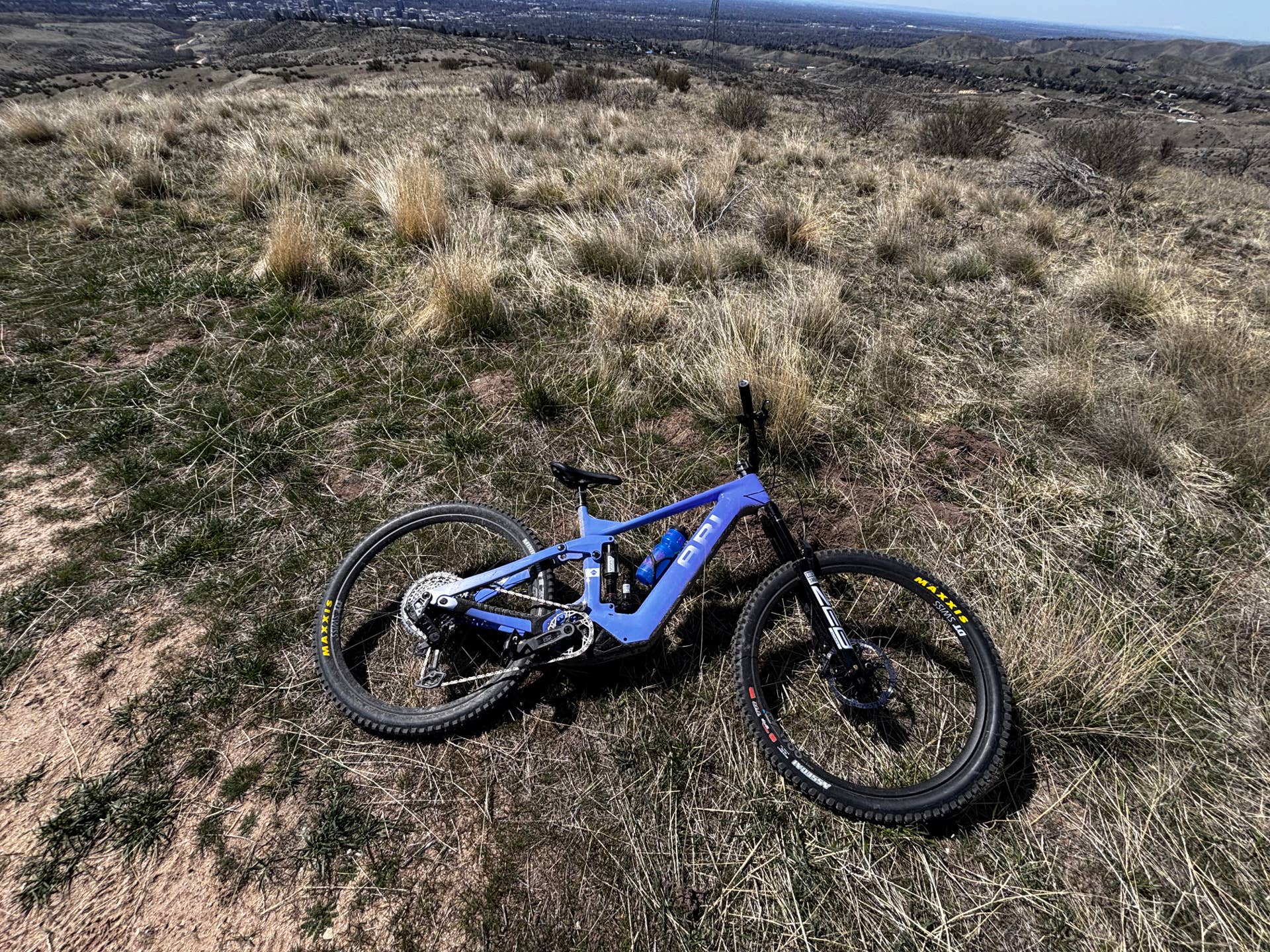 MTB Gear Reviews: Our Editor’s Favorite E-Bikes of 2025 - BikeMag
