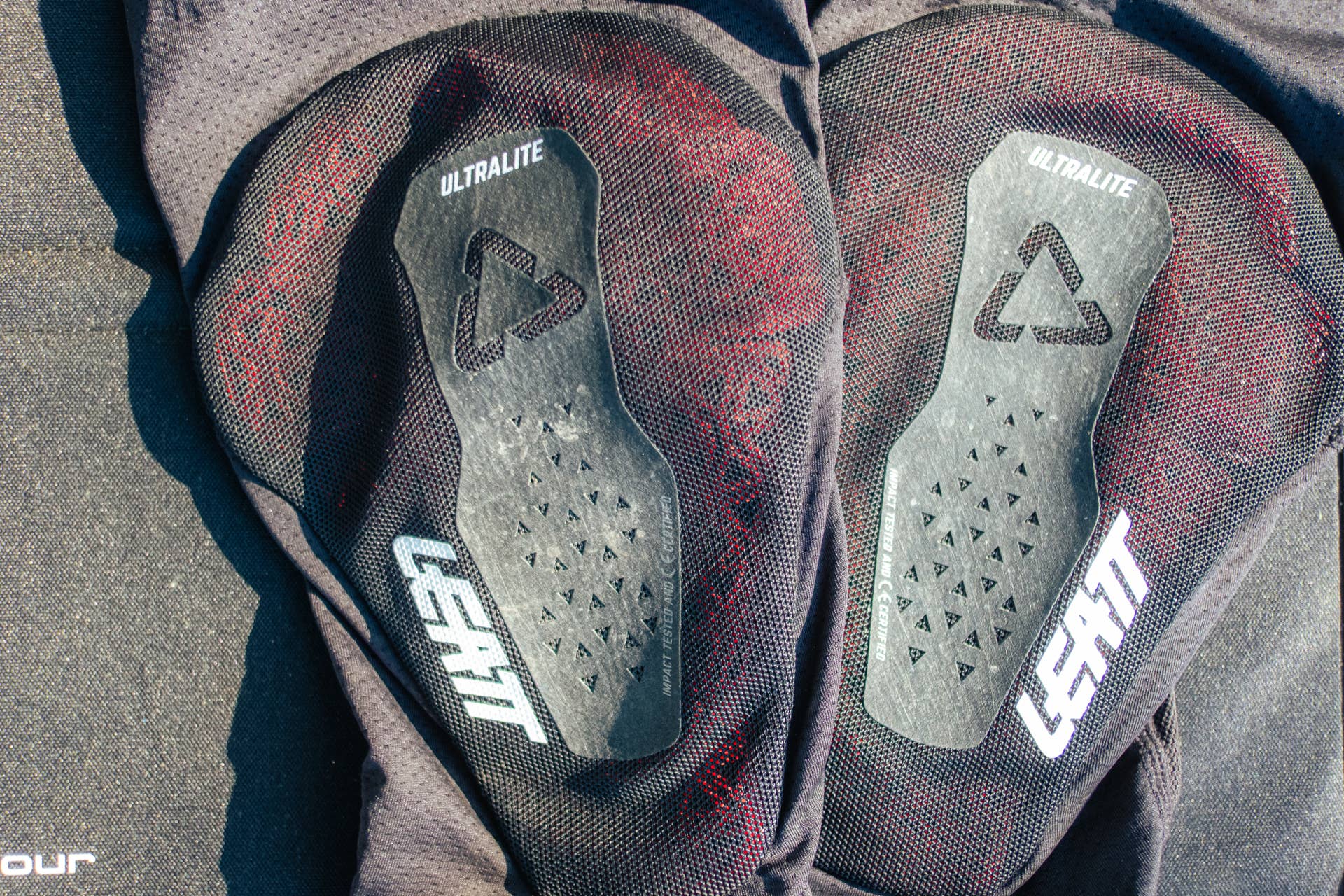 These MTB Kneepads Check a Lot of Boxes - BikeMag