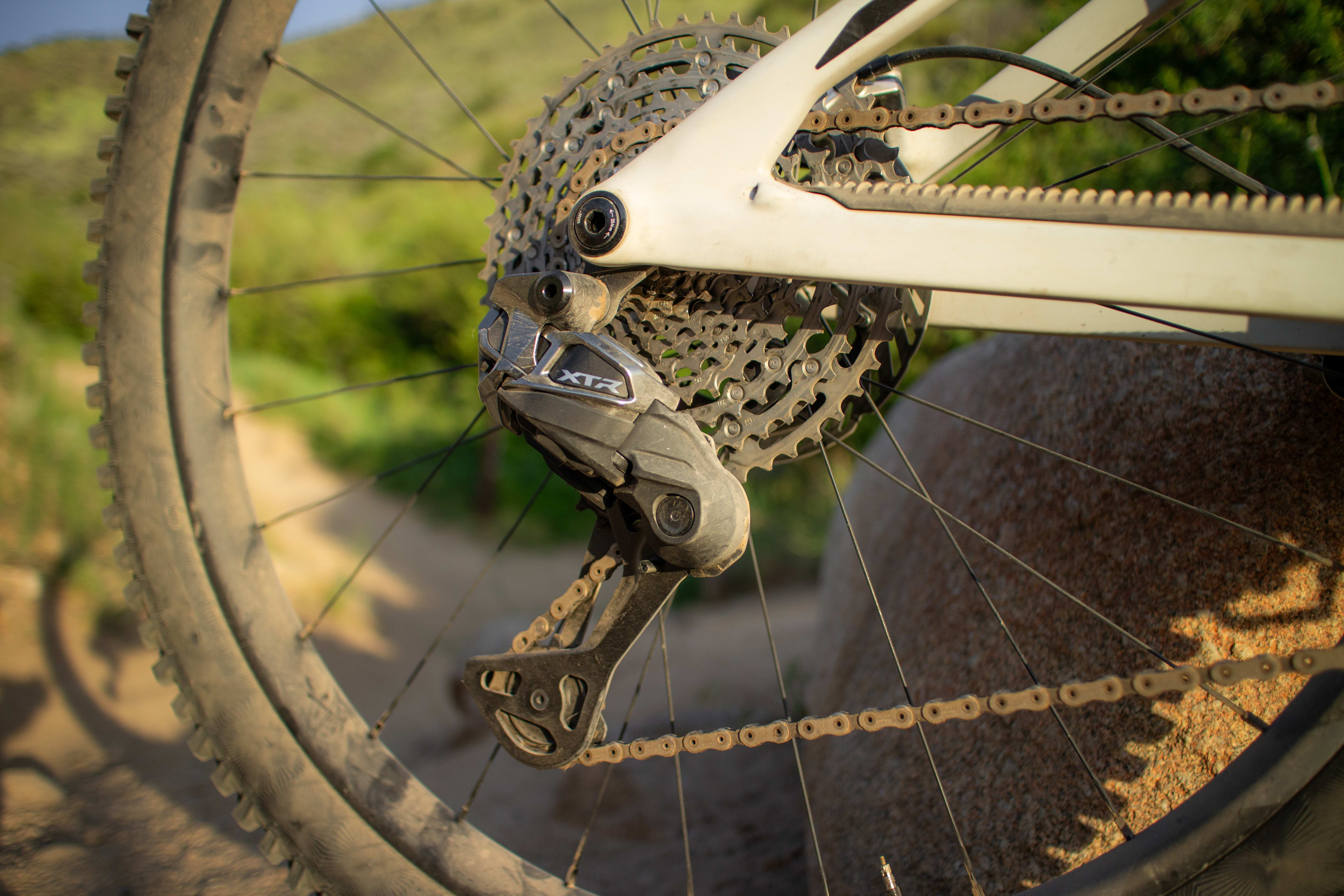 A First Look at the All-New XTR M9200 Wireless Mountain Bike Components ...