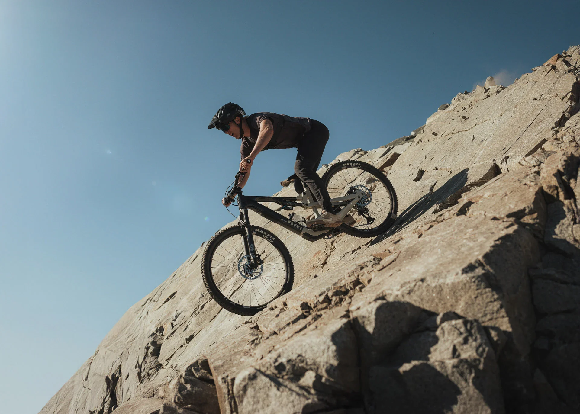 Ari Bikes Enhances Lightweight eMTB Model - BikeMag