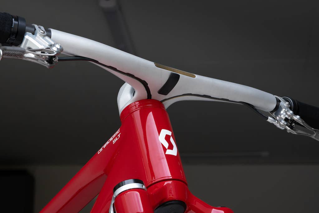 The Custom Scott Spark RC Visione Does Internal Cable Routing Correctly ...