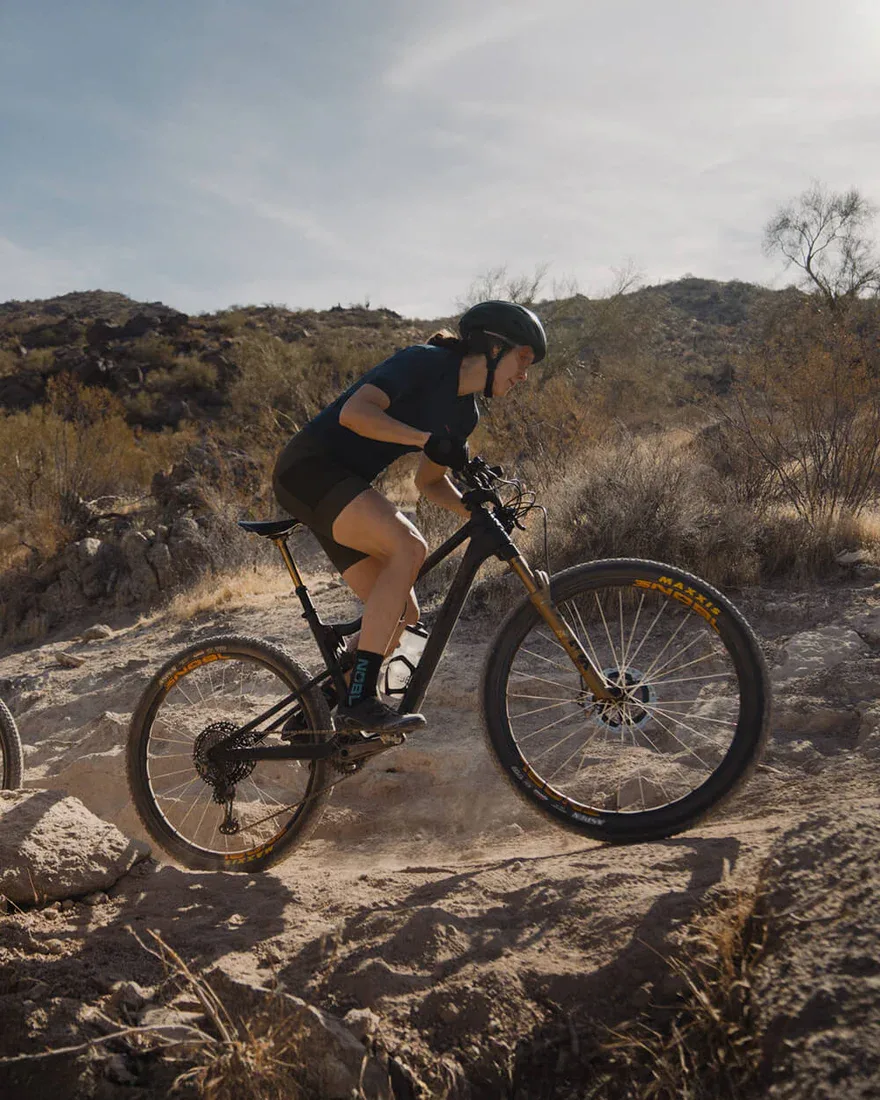 Ari Bikes New Signal Peak 3.0 Raises the Bar for Affordable, Ultra-Lightweight, Full-Suspension ...