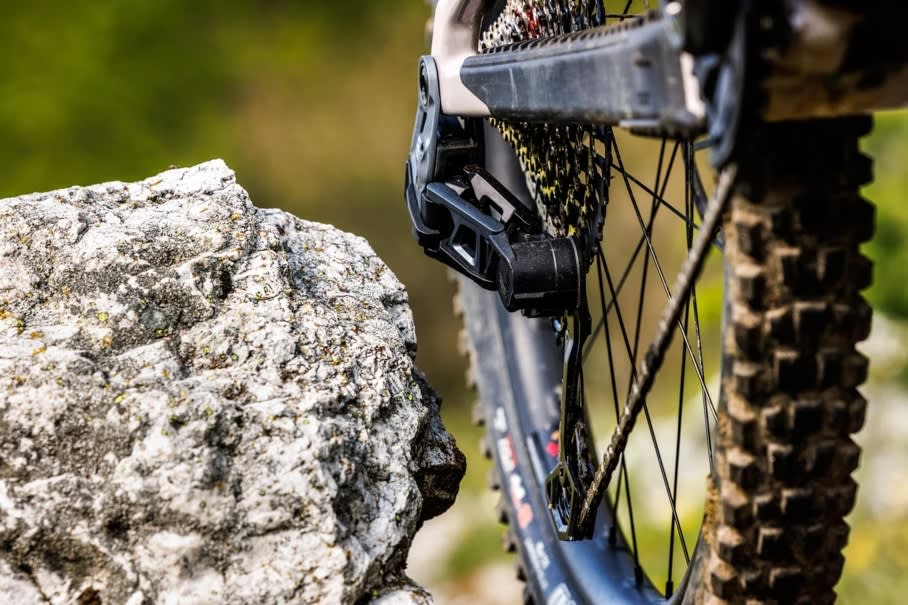 SRAM MTB Update Enhances AXS Transmission Speed - BikeMag