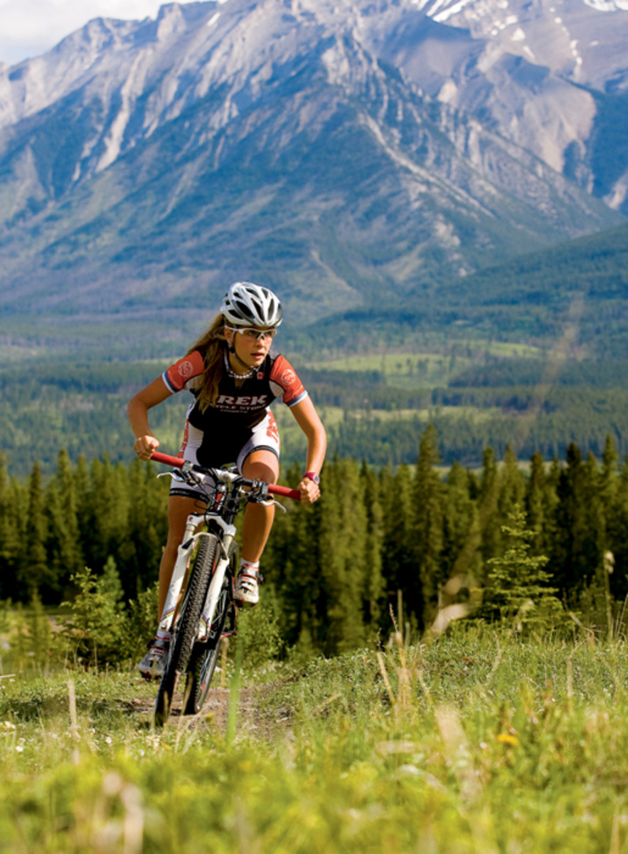 Emily Batty Interview: Bright Eyes - BikeMag