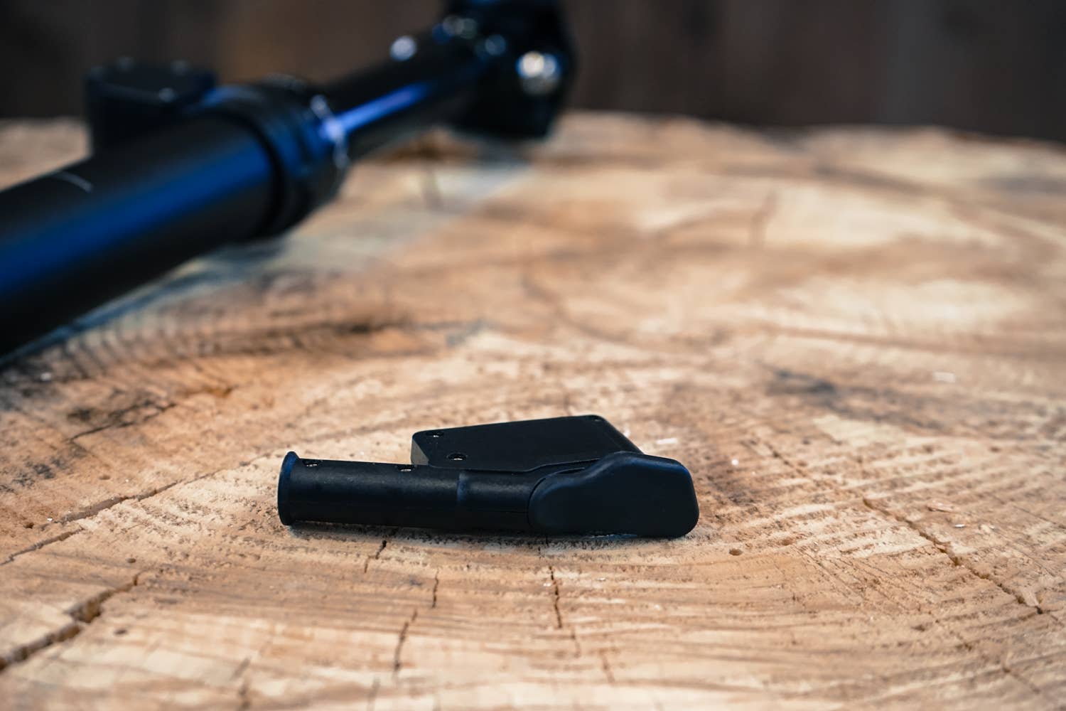KS Shows Wireless and Carbon LEV Posts - BikeMag